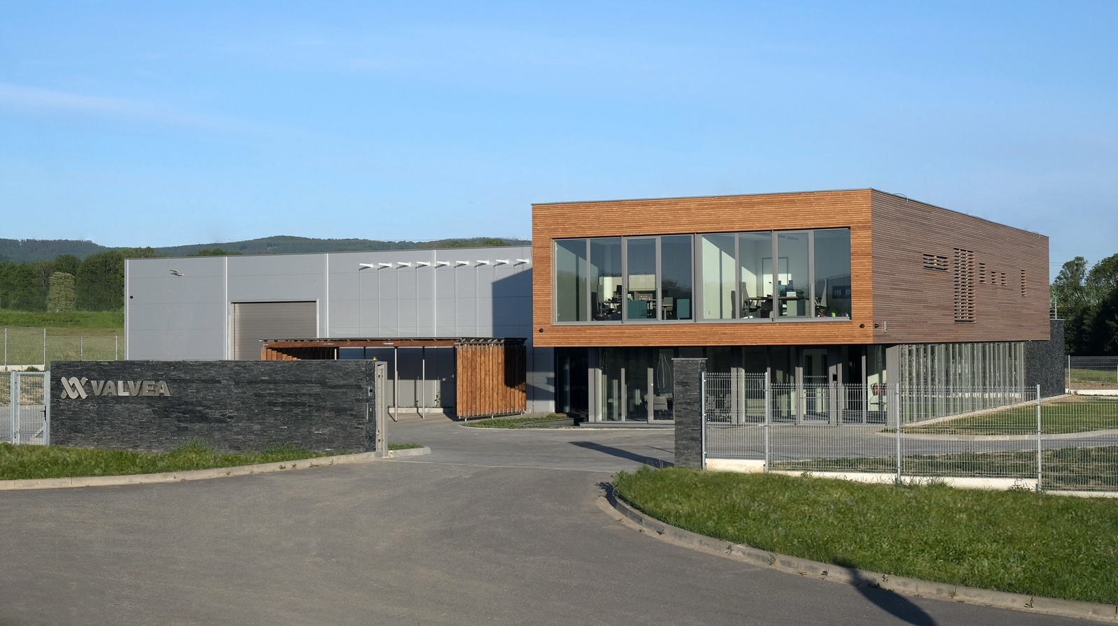 Manufacturer and supplier of industrial fittings, valves, regulators ...